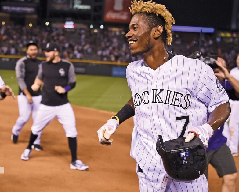 Raimel Tapia decide victoria de los Rockies | DeportivApp by Vic Báez