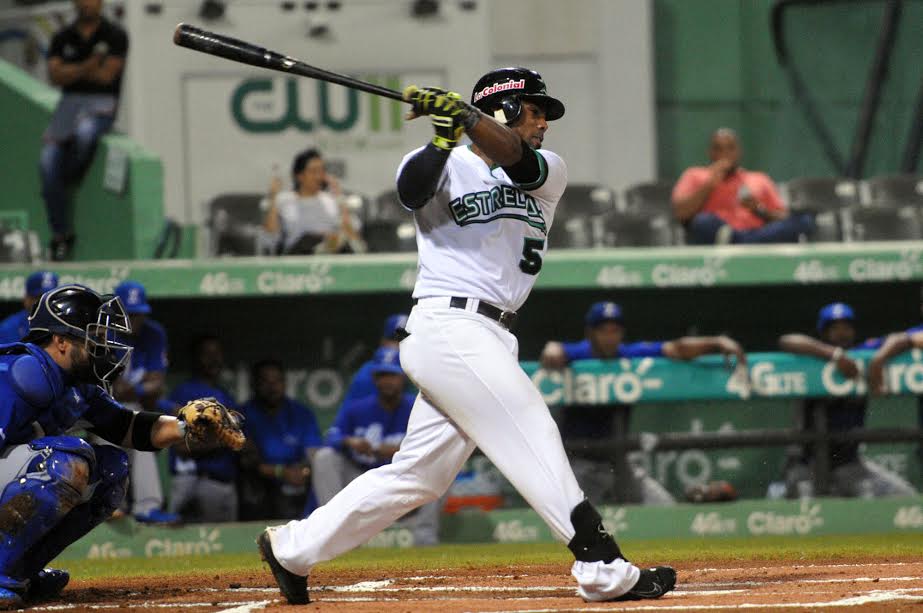 Aguilas adquieren a Aneury Tavárez desde Estrellas por Rainel Rosario ...