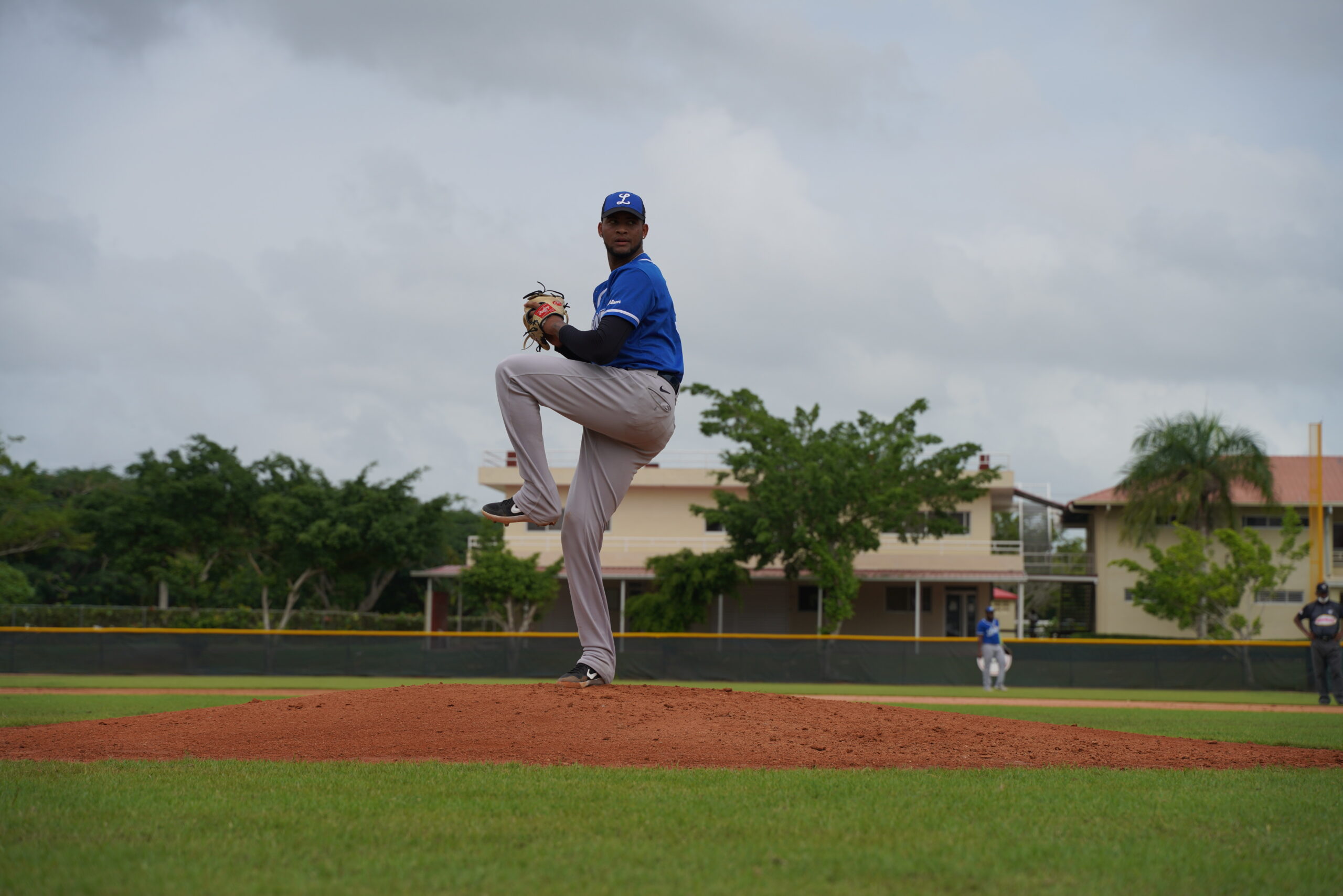 Luis Gil podría iniciar temporada en rotación del Licey | DeportivApp ...