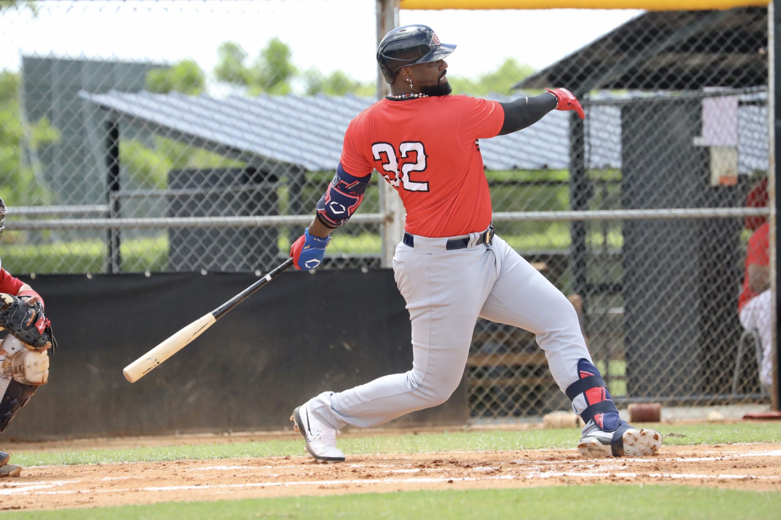 Franmil Reyes se integra; Escogido vence a Dallas Baptist University ...