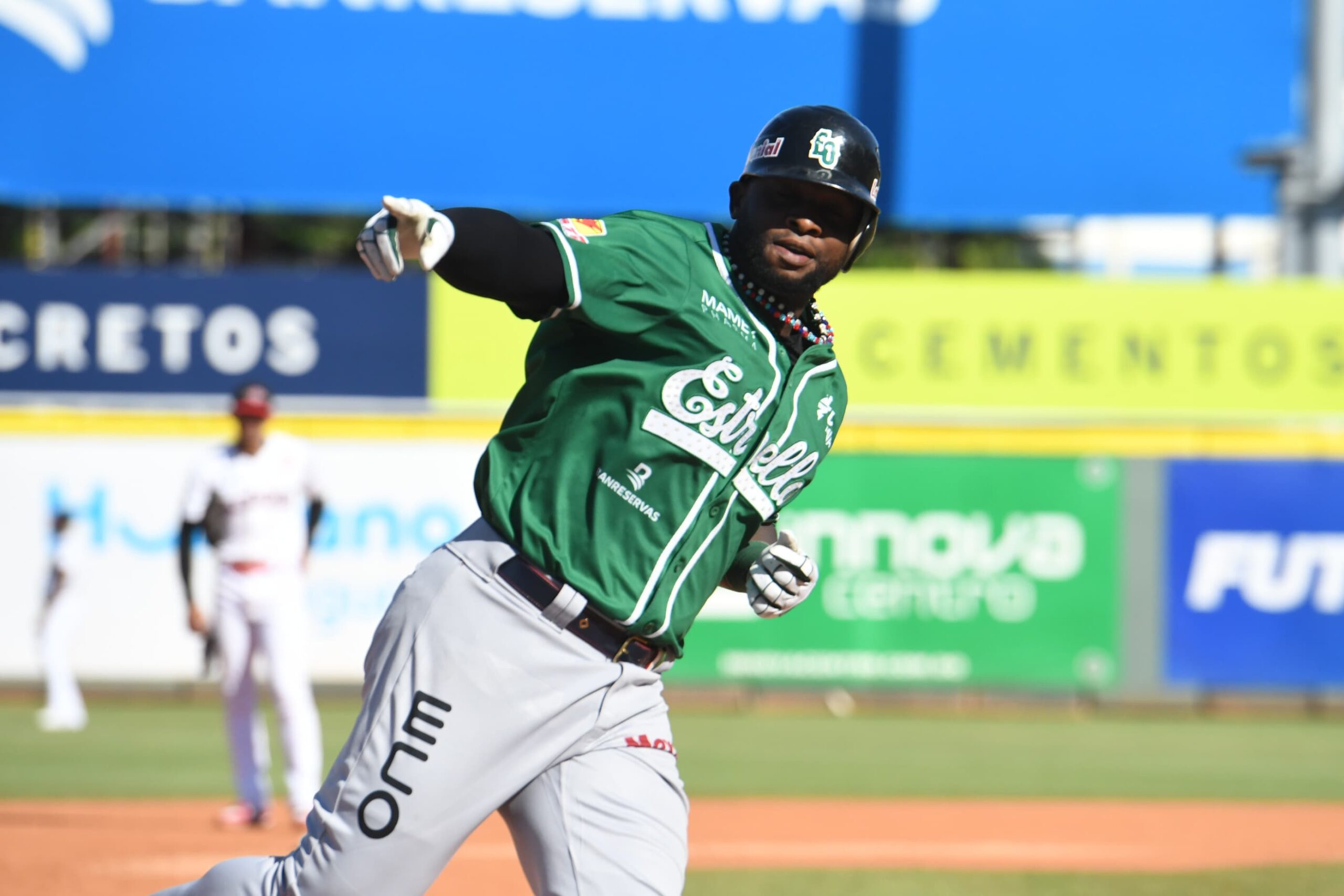 Estrellas Orientales renuevan contrato de Miguel Sanó | DeportivApp by ...